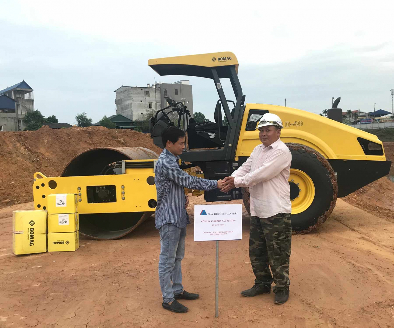 ĐẠI LÝ XE LU RUNG BOMAG BW211D-40
